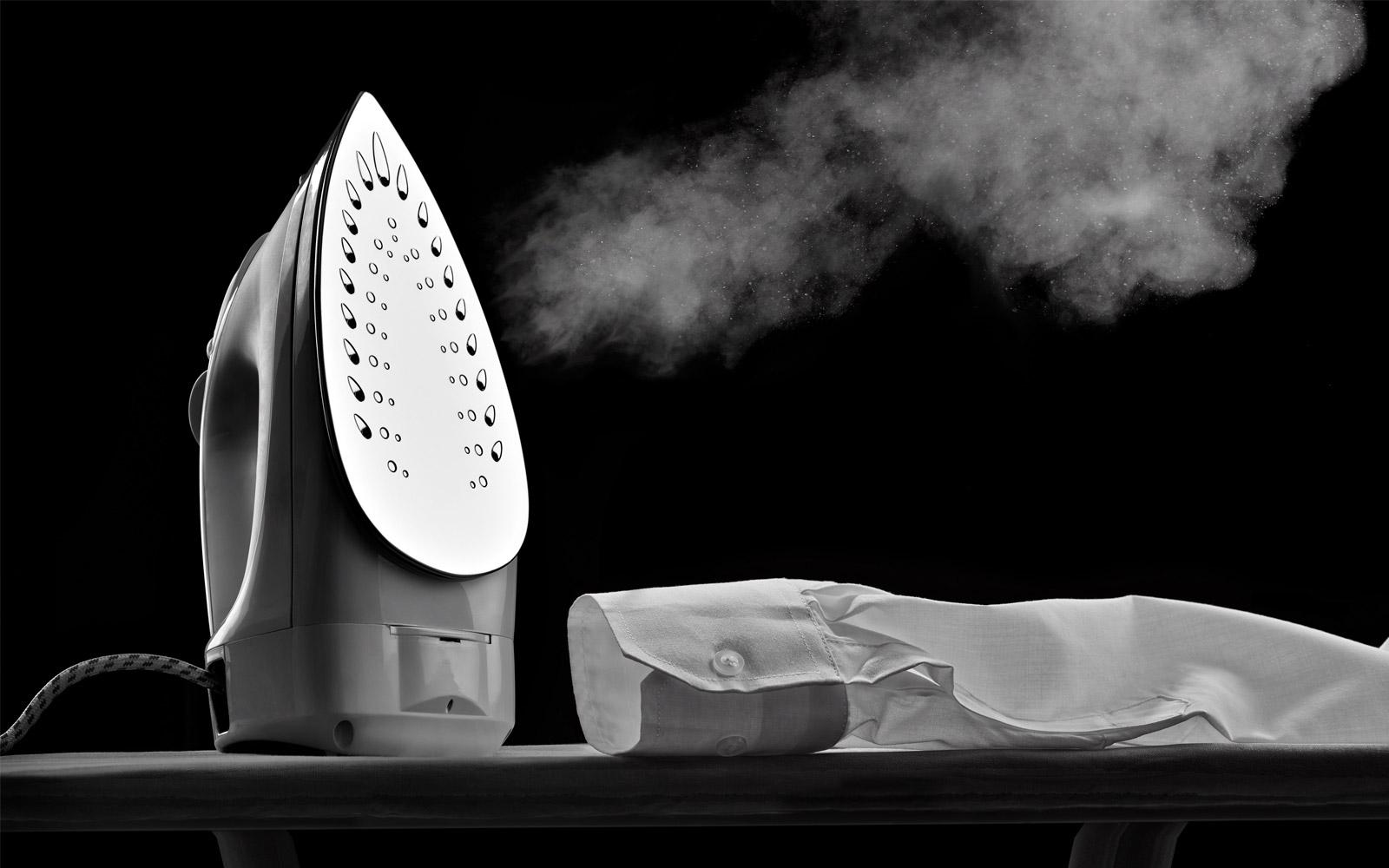 Come stirare: trucchi e consigli per il ferro da stiro - | ByTecno.it